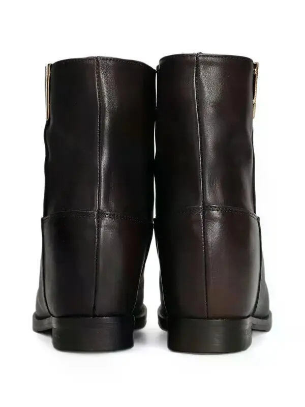 JULIE DEE V-plaque Leather Boots