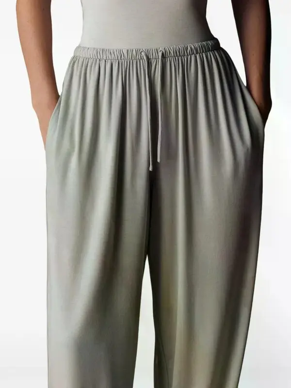 12 STOREEZ Soft Power Drawstring Track Pants