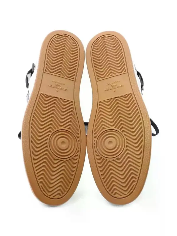LOUIS VUITTON 2018 Rivoli Monogram Sneakers