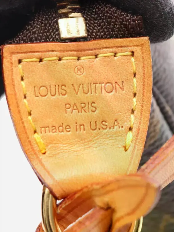 LOUIS VUITTON 2002 Monogram Pochette Accessoires Shoulder Bag