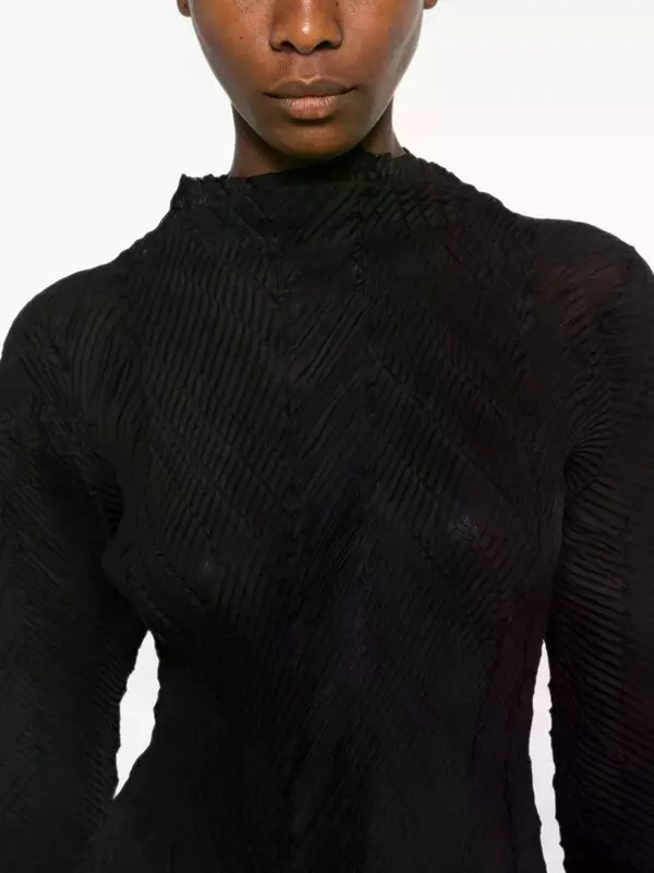 Issey Miyake Pleated-texture Top - Black