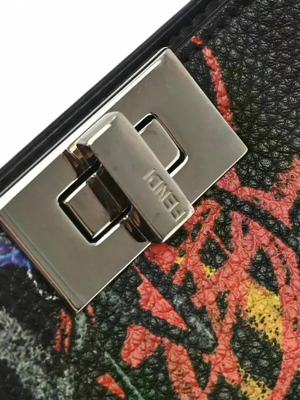 Fendi Peekaboo Logo-print Shoulder Bag - Black