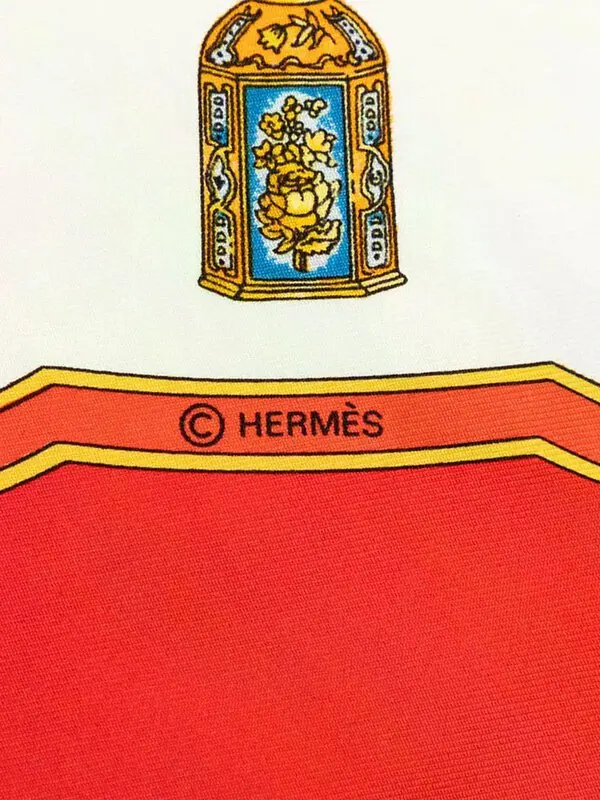 Hermès 1980-2000 Qu Importe Le Flacon Silk Handkerchief - White