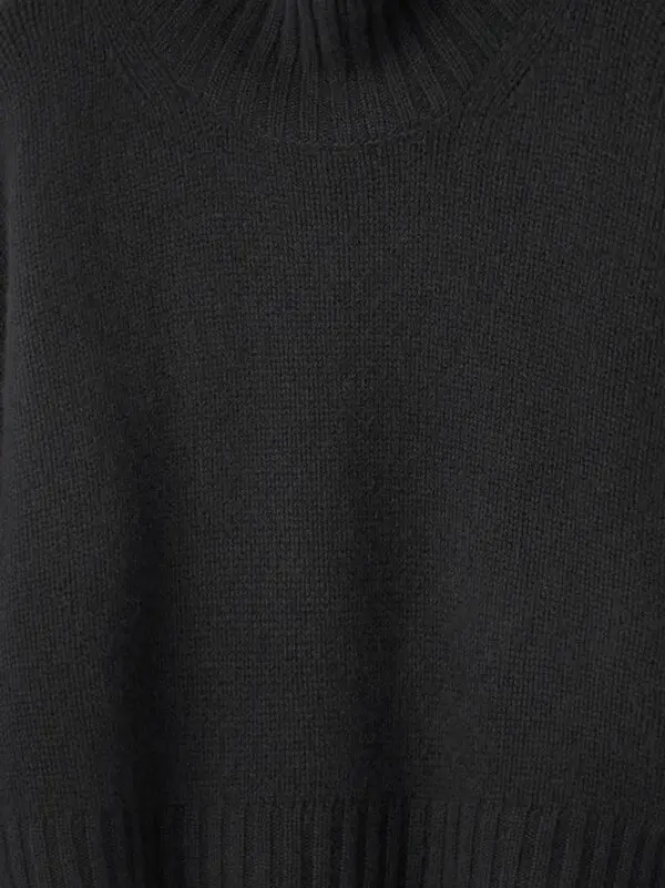 Soft Goat Cashmere Turtleneck