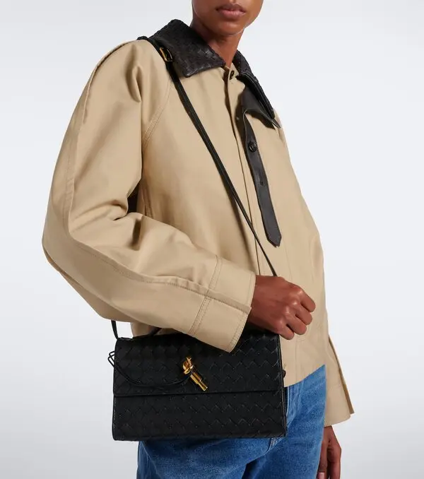 Bottega Veneta Andiamo Small Intrecciato Leather Clutch - Black