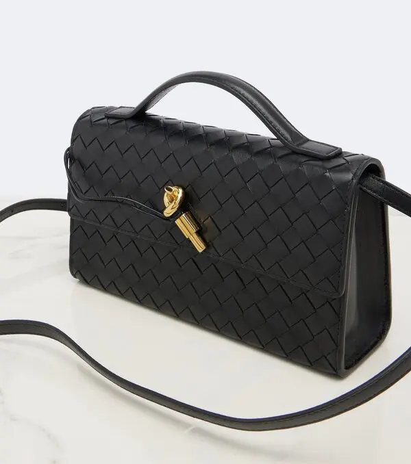 Bottega Veneta Andiamo Small Intrecciato Leather Clutch - Black