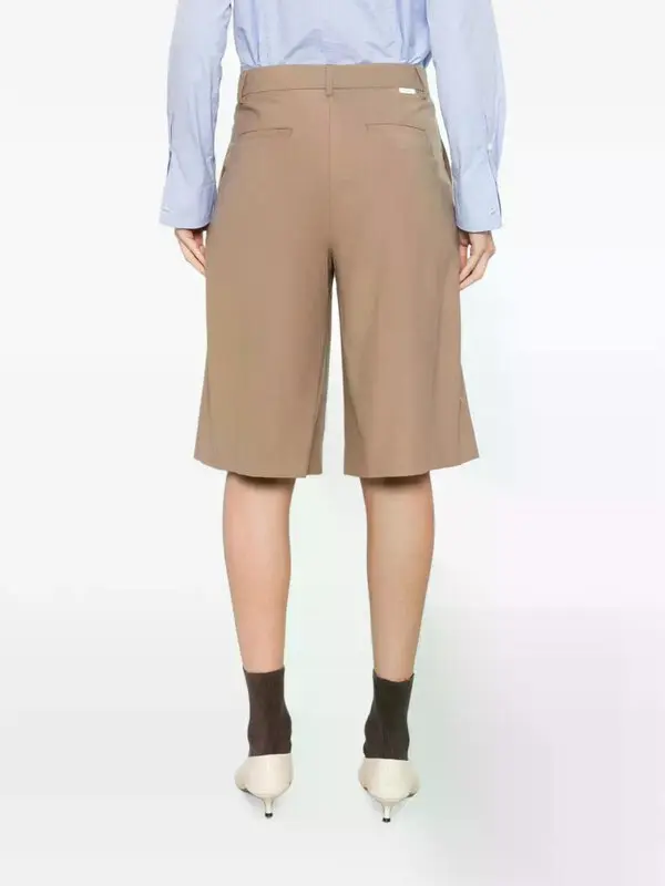 Closed Pleated Knee-length Shorts