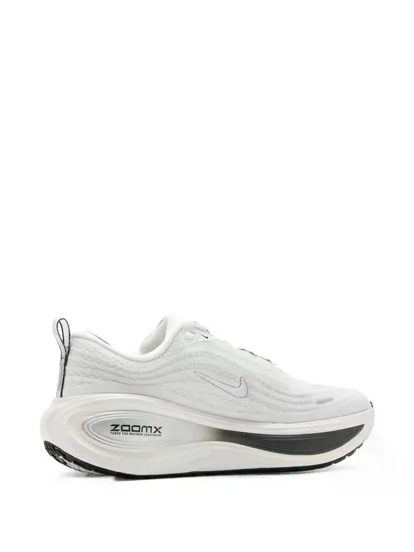 Nike Vomero Plus Sneakers