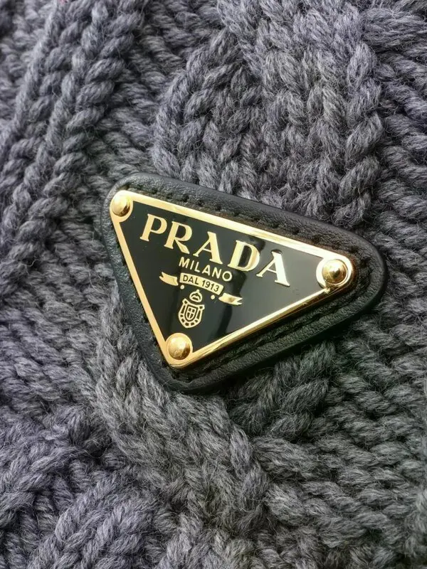 Prada 2010s Logo-plaque Cable-knit Bucket Hat