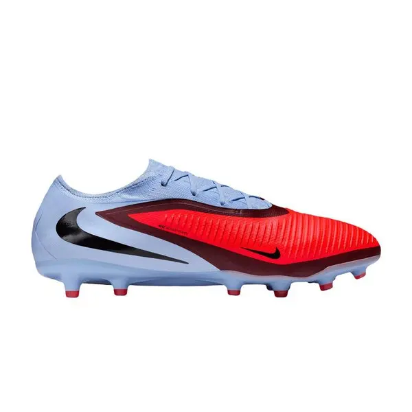 Nike Phantom Soccer Cleats