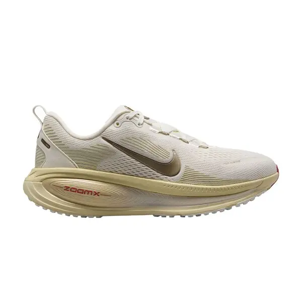 Nike Wmns Vomero 18 Sail White Light Khaki Hazelnut Metal Yellow Valley - Brown