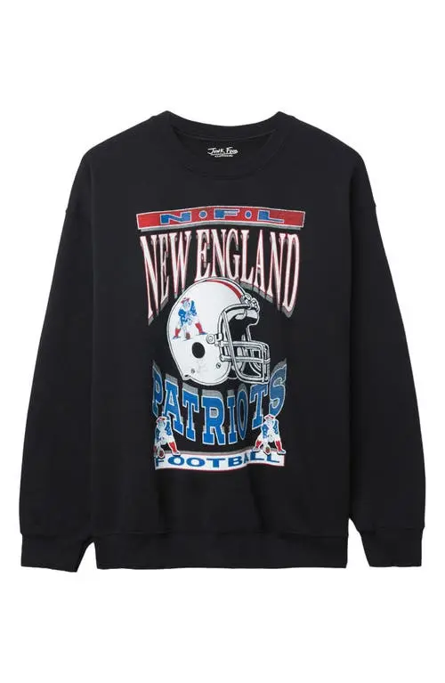 Junk Food New England Patriots Helmet Flea Market Crewneck Sweatshirt - Black