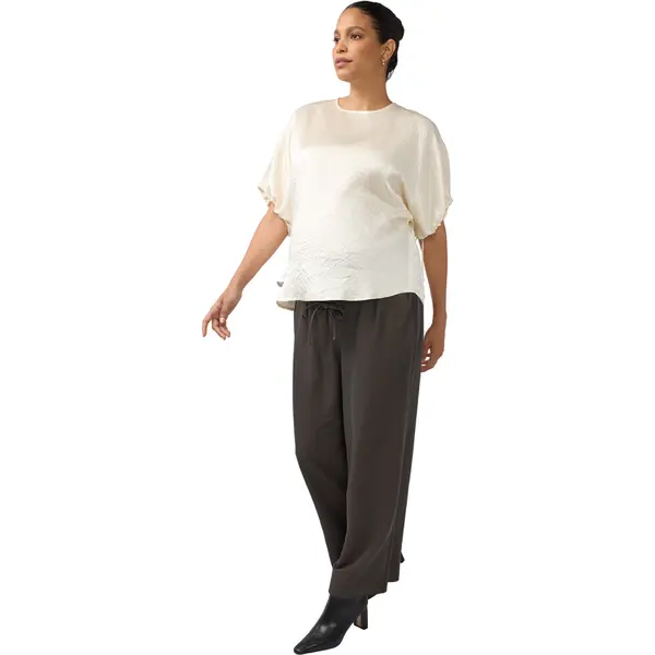 Ingrid & Isabel® Cropped Satin Puff Sleeve Maternity Blouse - Ivory