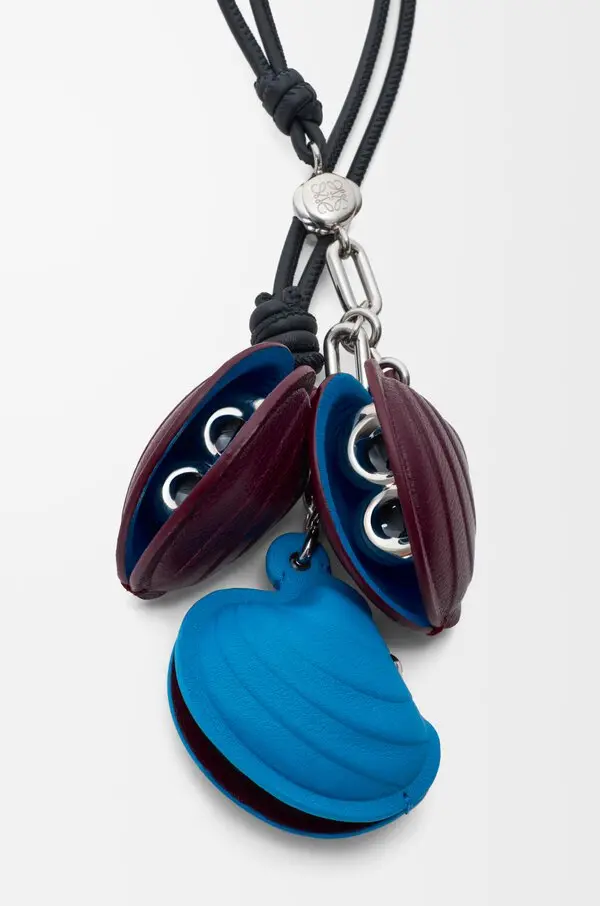 Loewe Shell Charm In Leather Skin - Blue/red