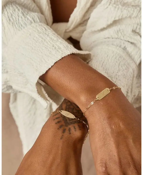 SET & STONES Cora Engraved Initial Bracelet - D