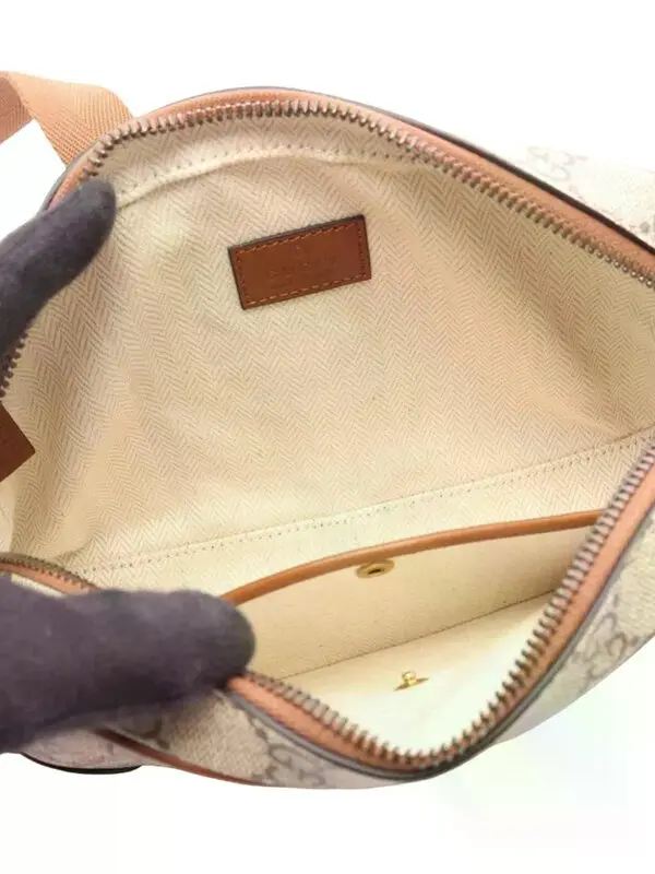 Gucci 2016-2026 Gg Supreme Emblem Crossbody Bag