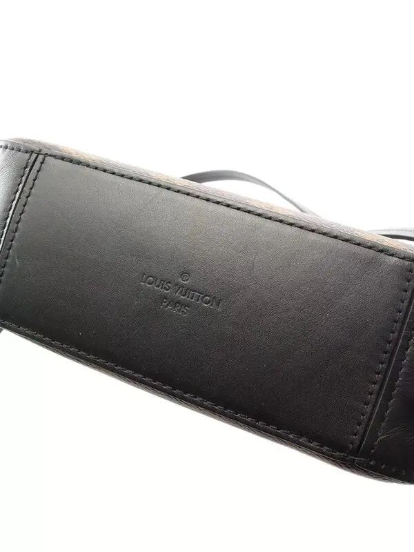 LOUIS VUITTON 2019 Monogram Saintonge Crossbody Bag