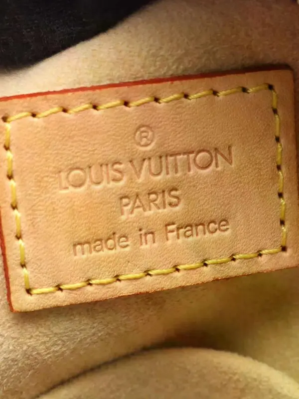 LOUIS VUITTON Manhattan Pm Monogram Handbag