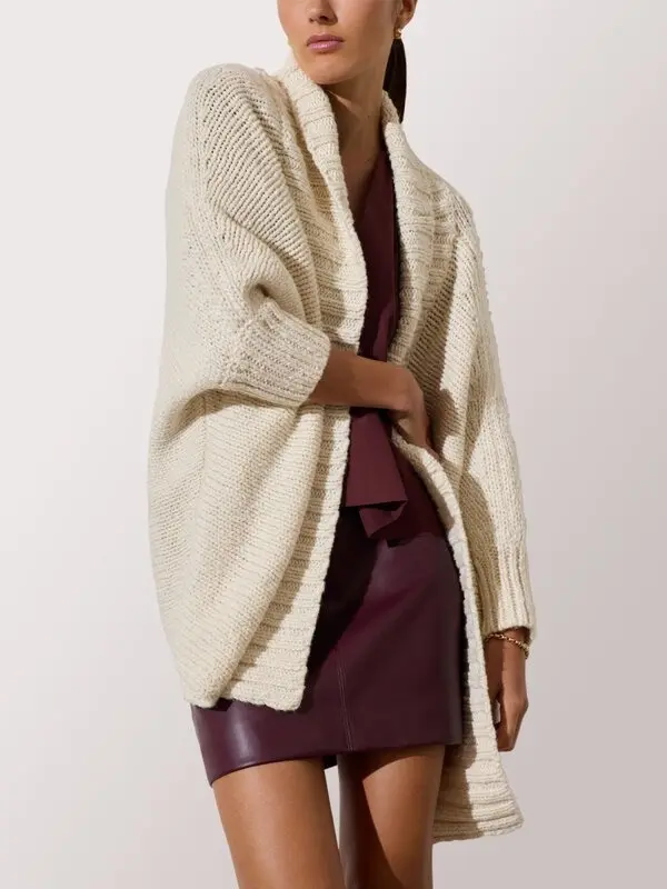 Brochu Walker The Dante Shrug