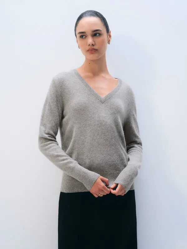 WHITE & WARREN Cashmere V Neck Sweater In Size - Grey