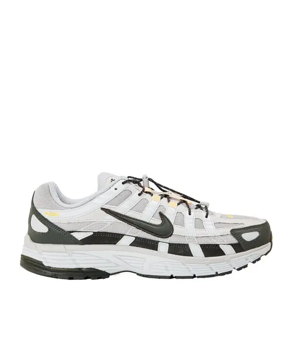 Nike Simple Sports Shoes - White