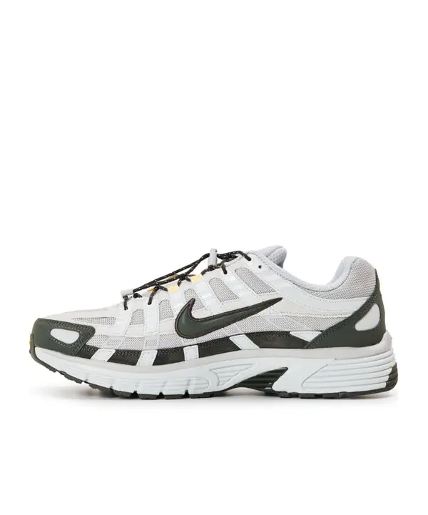 Nike Simple Sports Shoes