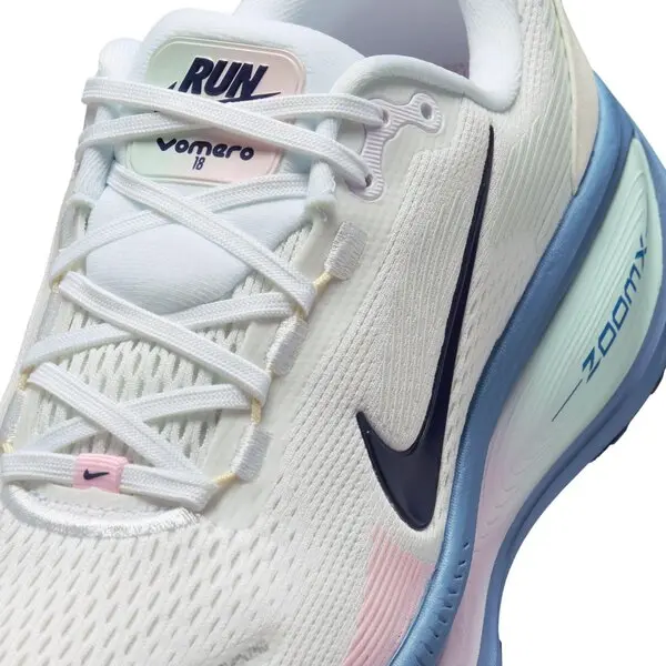 Nike Simple Running Shoes