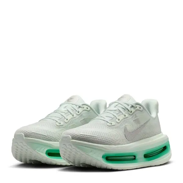 Nike Simple Running Shoes