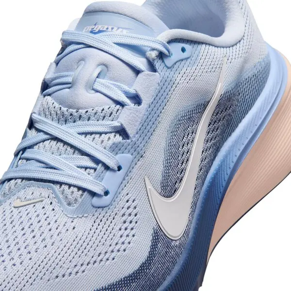 Nike Simple Running Shoes