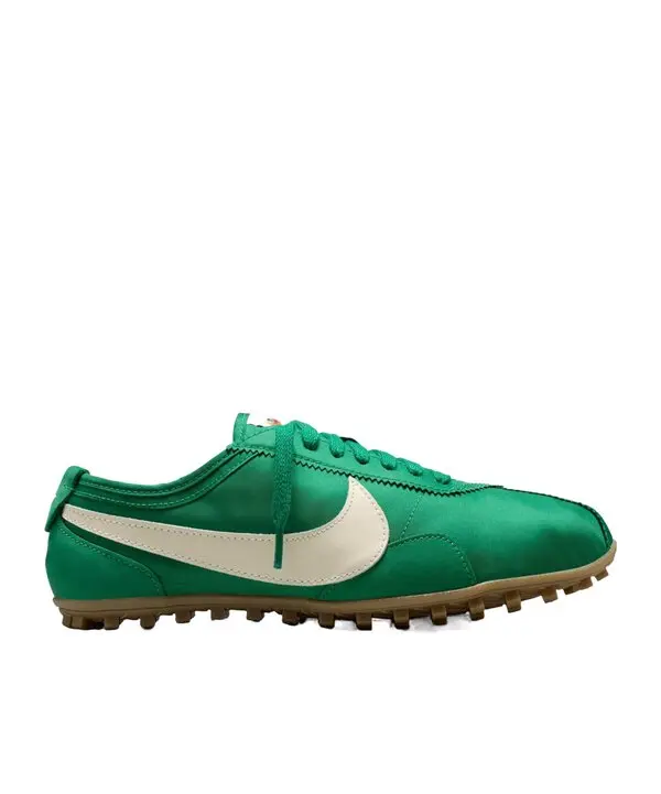 Nike Simple Sports Shoes - Green