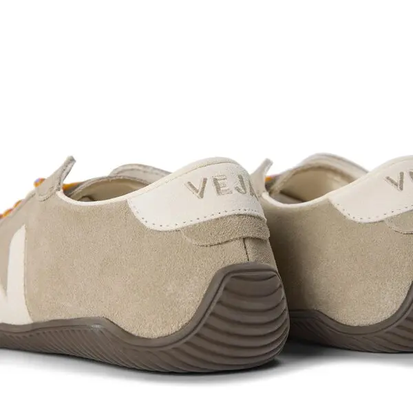 VEJA Low-top Trainers