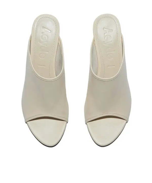 AeydĒ Solid Color Wedge Heeled Sandals