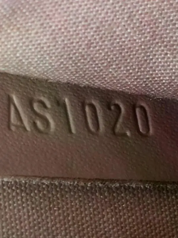 LOUIS VUITTON 2000 Biarritz Epi Shoulder Bag