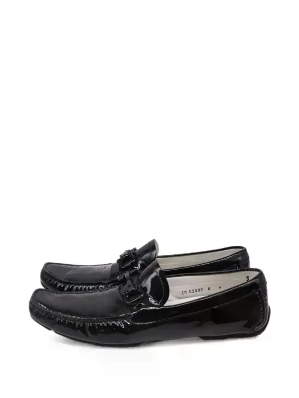 FERRAGAMO Gancini Loafers - Black