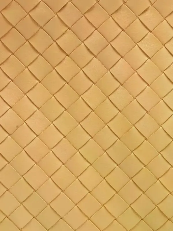 Bottega Veneta Intrecciato Wristlet Clutch Bag - Neutrals