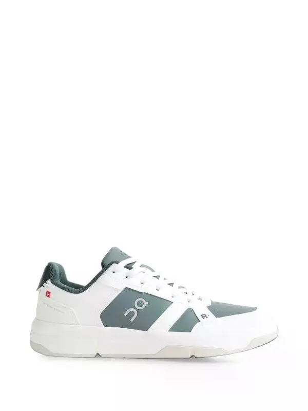 On The Roger Clubhouse Lace-up Sneakers - White