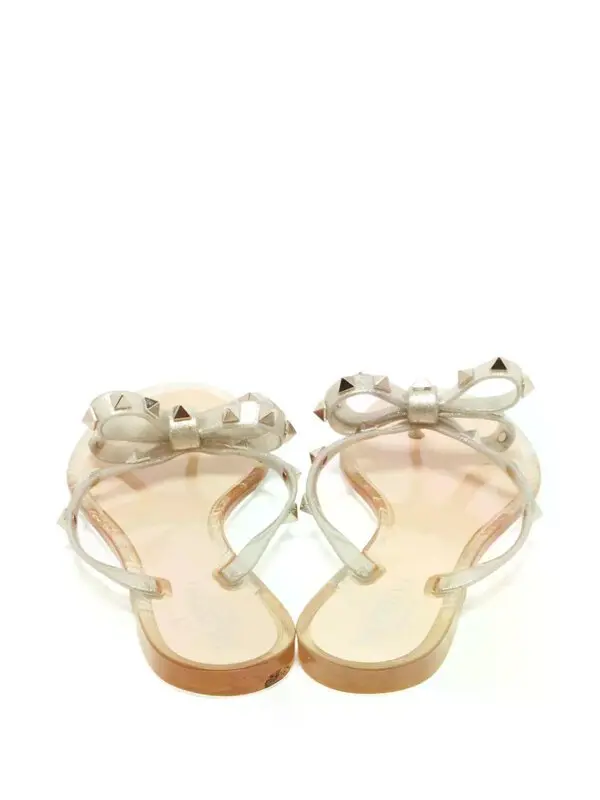Valentino Garavani Rockstud Bow Embellished Flip Flops - Silver