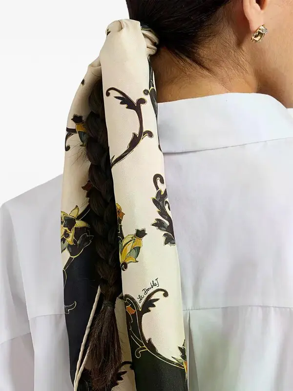La DoubleJ Diamond Scarf