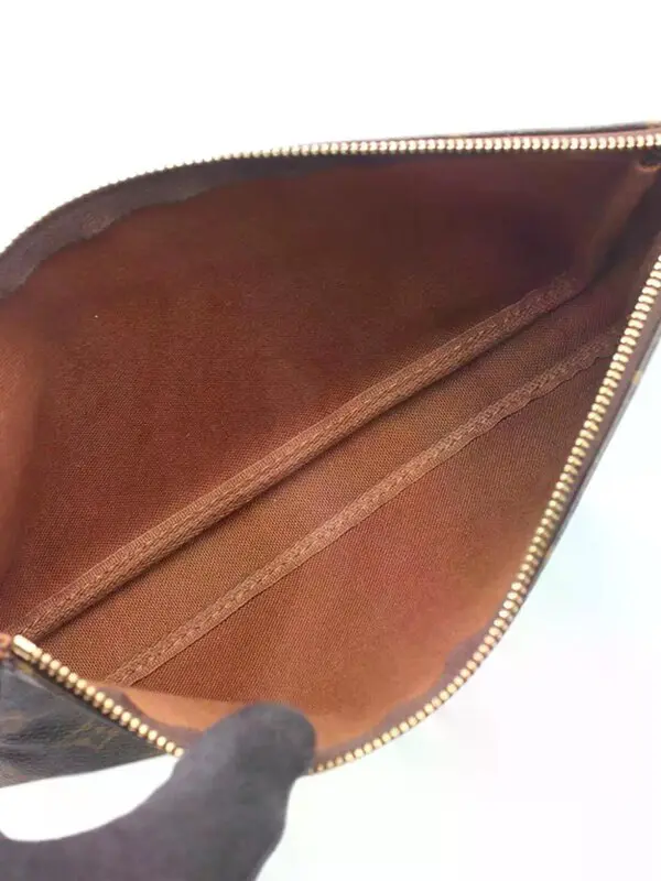 LOUIS VUITTON 1999 Monogram Pochette Accessoires Shoulder Bag