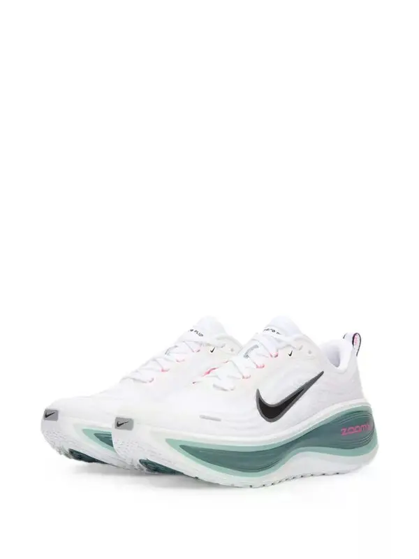 Nike Vomero Plus Sneakers