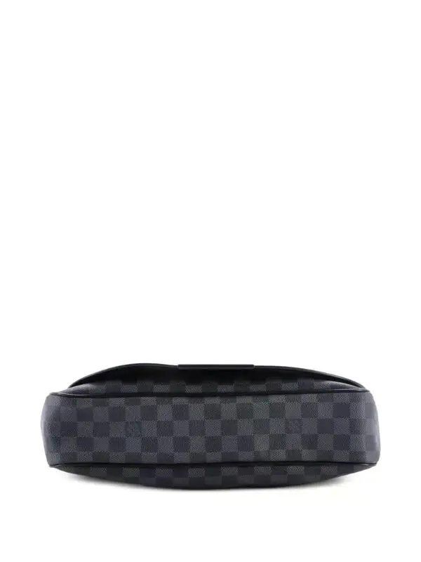 LOUIS VUITTON Damier Graphite Mm Messenger Bag