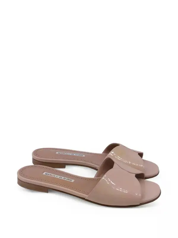 Manolo Blahnik Patent Leather Flat Sandals - Neutrals