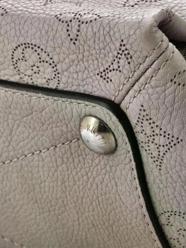 LOUIS VUITTON Mahina Leather Pm Hobo Bag - Neutrals