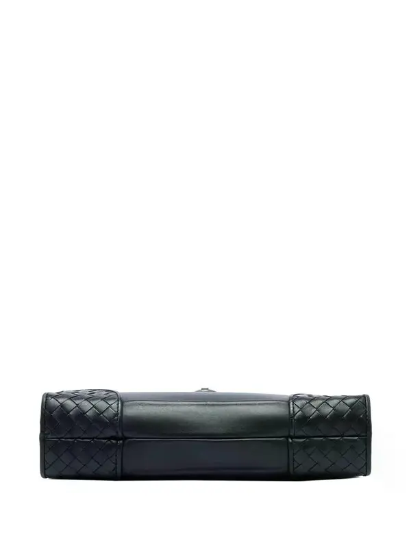 Bottega Veneta 2012-2026 Intrecciato Trimmed Nappa Slide Lock Clutch Bag - Black