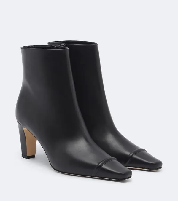 Manolo Blahnik Vivecal Leather Ankle Boots - Black