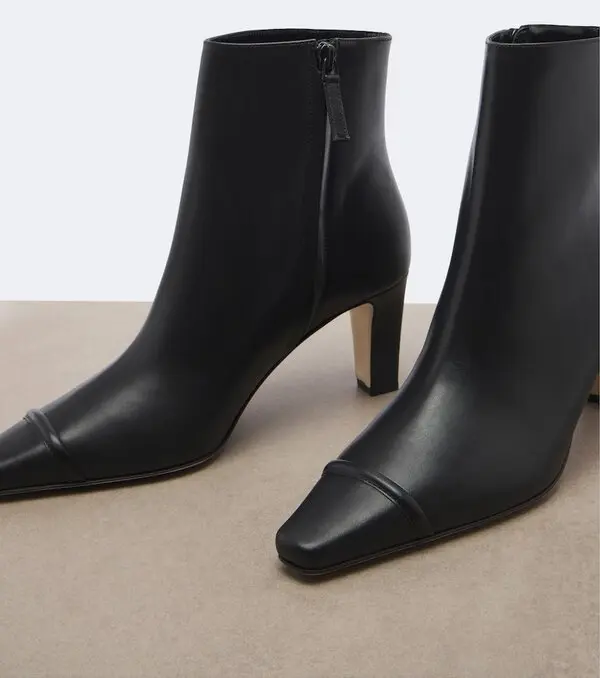 Manolo Blahnik Vivecal Leather Ankle Boots