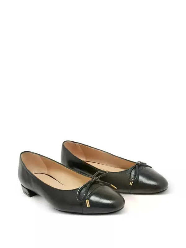 STUART WEITZMAN Leather Round Toe Ballet Flats With Bow Detailing