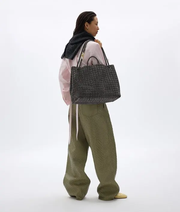 Bottega Veneta Large Andiamo - Obsidian Gray