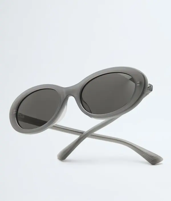Bottega Veneta Classic Oval Sunglasses - Gray/gray