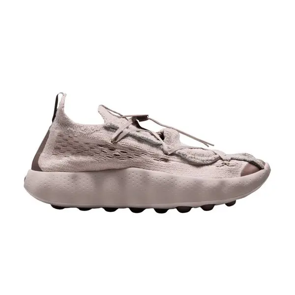 Nike Flyknit Sneakers - Tan